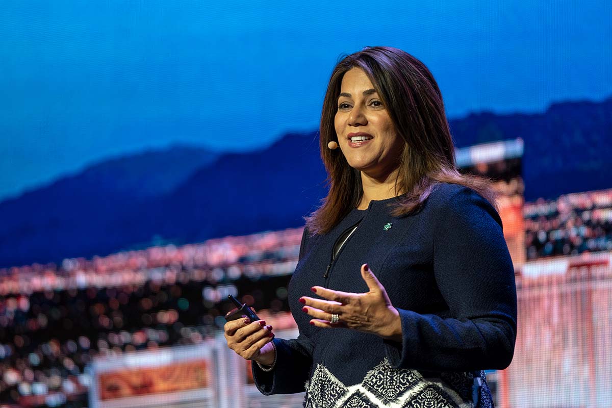 Mandy Dhaliwal CMO Nutanix Hybrid Multicloud